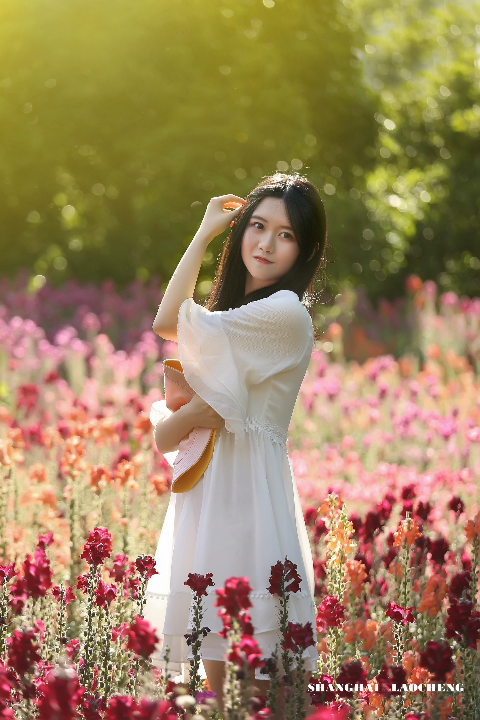 【沐浴春光花艳红摄影图片】人像摄影老程太平洋电脑网摄影部落
