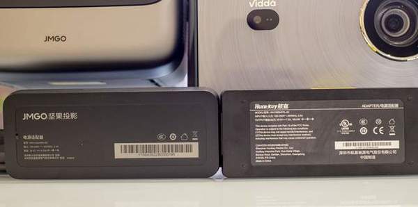 6000价位激光投影仪如何选，海信ViddaC1 / 坚果N1Pro 真实对比测评